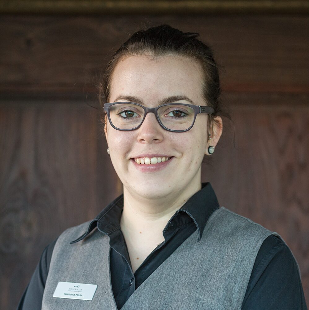 Do you have any questions? Please contact us! - Romantik Hotel Bären ...